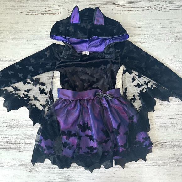 Spirit | Dresses | Spirit Halloween Bat Velvet Hooded Tulle Batwing ...